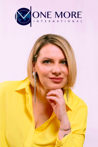 Cristina :: One More International